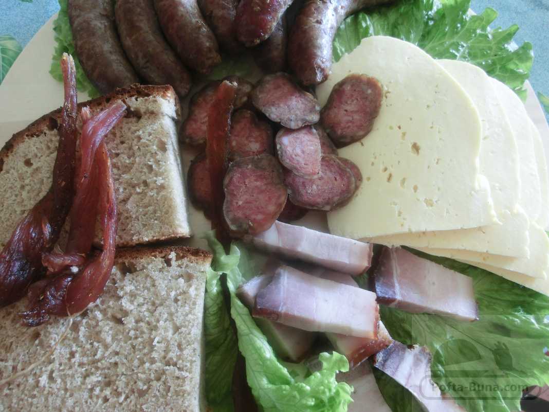 Kaizer, sunculita, gusa de porc fiarta in zeama de varza - Retete cu ...