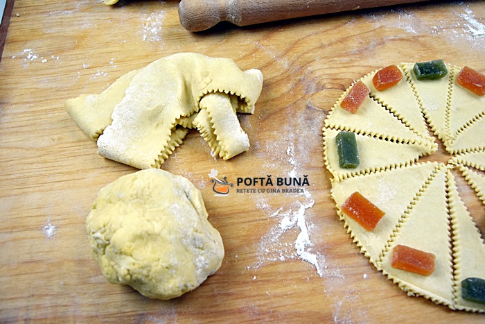 Cornulete cu untura foarte fragede - Retete cu Gina Bradea