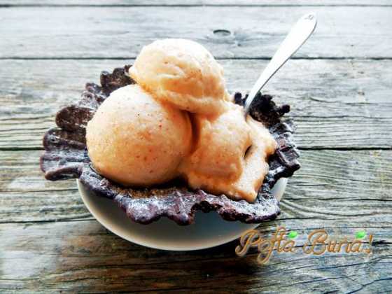 Inghetata cu lapte de migdale si pepene galben