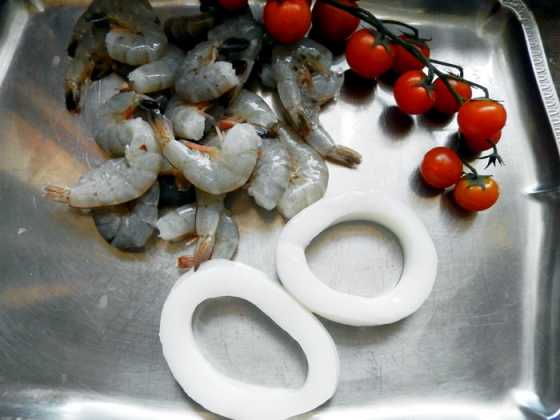 Frigarui din fructe de mare, creveti, calamari, scoici - Gina Bradea