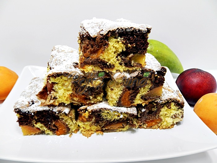 Prajitura pandispan cu fructe