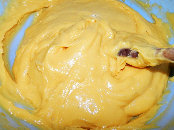 Profiterol cu inghetata, frisca si ciocolata - Gina Bradea