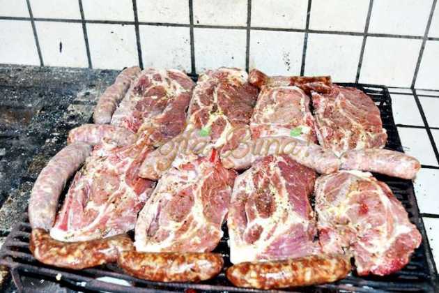 Ceafa de porc la gratar - Retete cu Gina Bradea