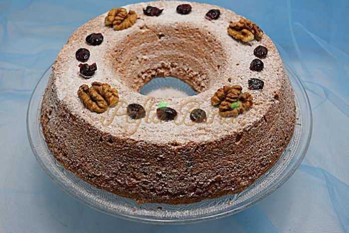 Chec cu nuca si merisoare - Retete cu Gina Bradea