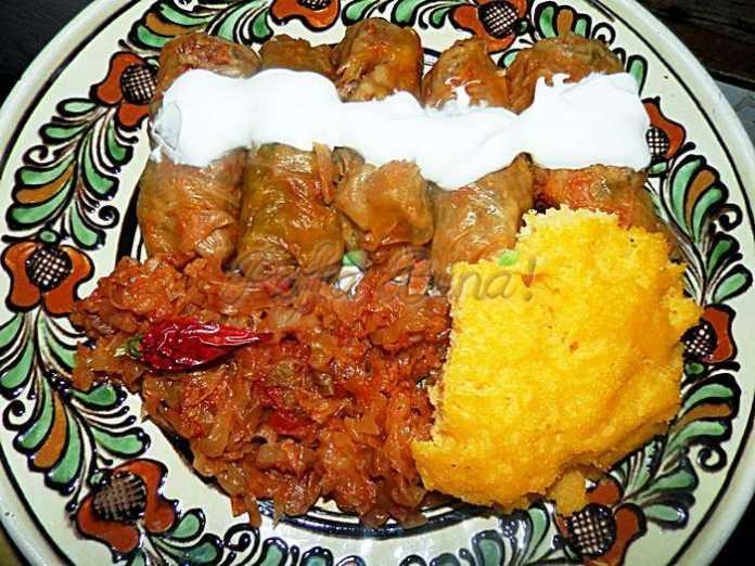 Sarmale in foi de varza cu carne tocata si orez - Gina Bradea