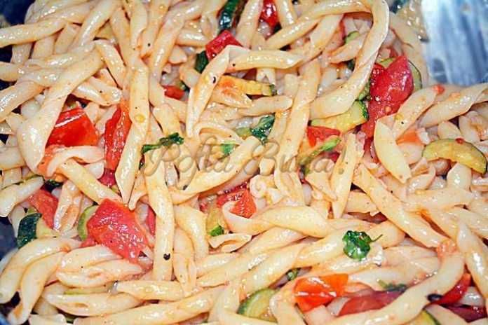 Paste cu rosii si dovlecei (reteta rapida)