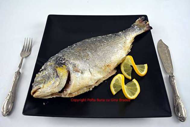 Dorada la cuptor (pe sare)