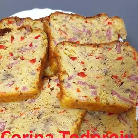 Chec aperitiv pufos cu sunca, ardei si cascaval - Gina Bradea