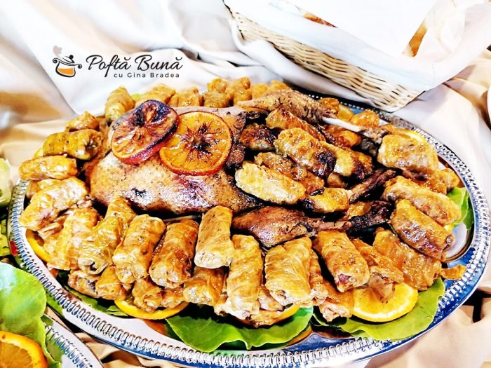 Rata umpluta cu sarmale din piept de rata, reteta festiva veche