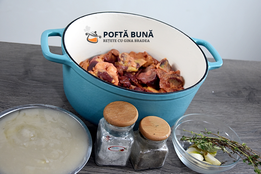 Ficatei, inimi si pipote de pasare la garnita, in untura