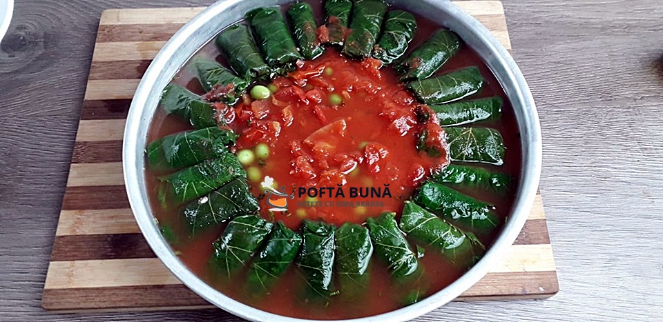 Sarmale dietetice din piept de pui in frunza de tei