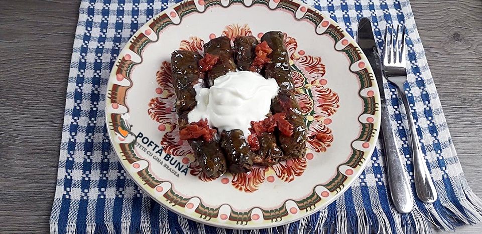 Sarmale dietetice din piept de pui in frunza de tei