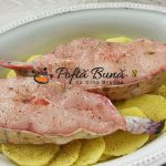 Somn pe pat de cartofi, cu unt si usturoi, la cuptor - Gina Bradea