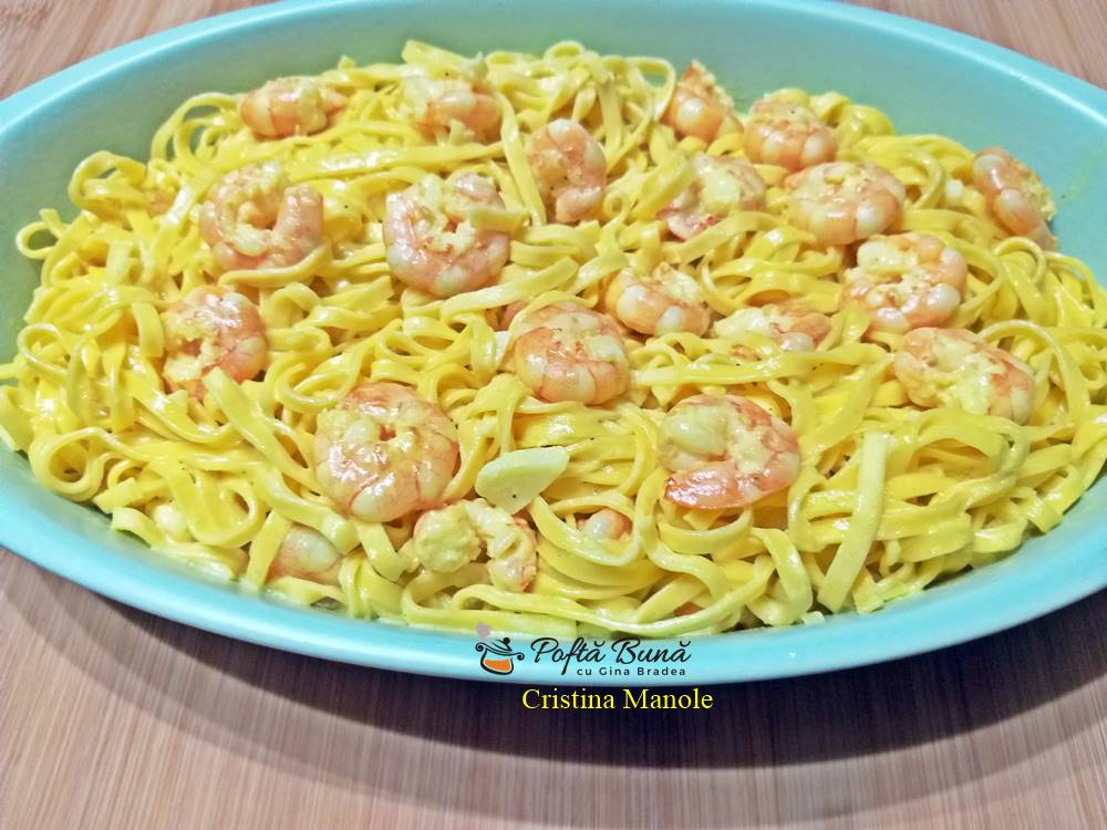 Paste proaspete cu creveti si smantana de gatit, reteta italiana