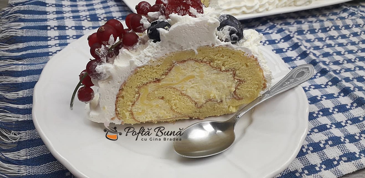 Rulada Diplomat reteta clasica de rulada cu frisca si fructe - Gina Bradea