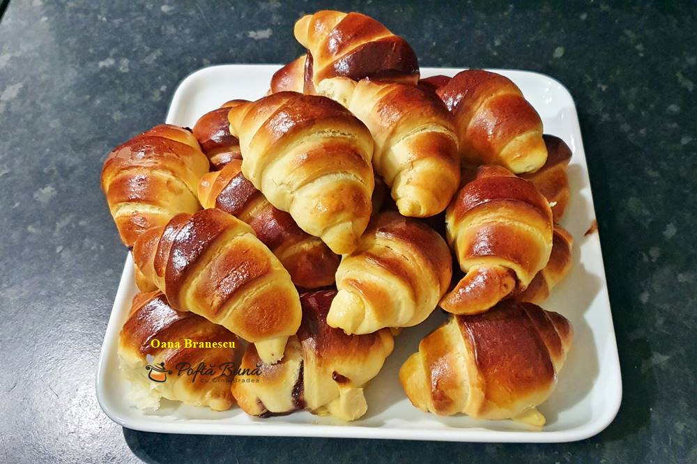 Cornuri cu ciocolata reteta pas cu pas - Retete cu Gina Bradea