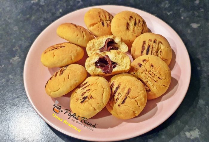 Biscuiti cu ciocolata reteta simpla - Retete Culinare cu Gina Bradea