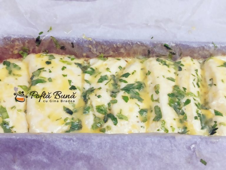 Paine cu usturoi, unt si patrunjel - Retete cu Gina Bradea