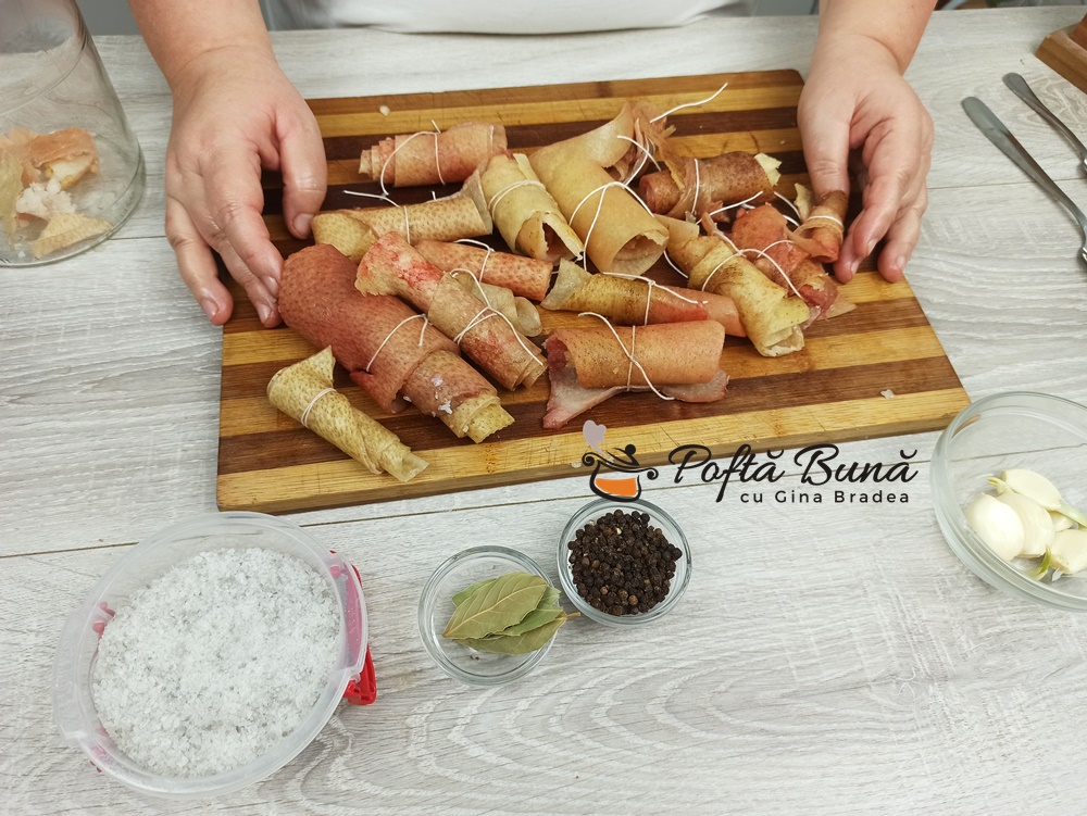 Sorici in saramura reteta traditionala - Retete cu Gina Bradea