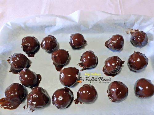 Bomboane de ciocolata cu cocos - Retete Culinare cu Gina Bradea