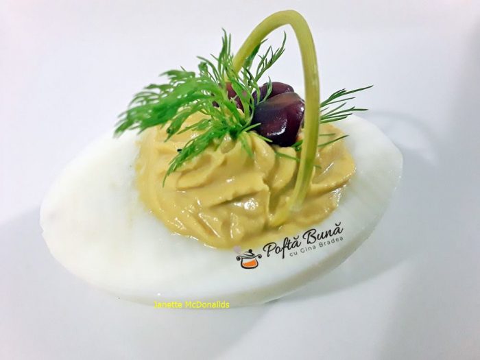 Oua umplute cu avocado si crema de branza - Gina Bradea