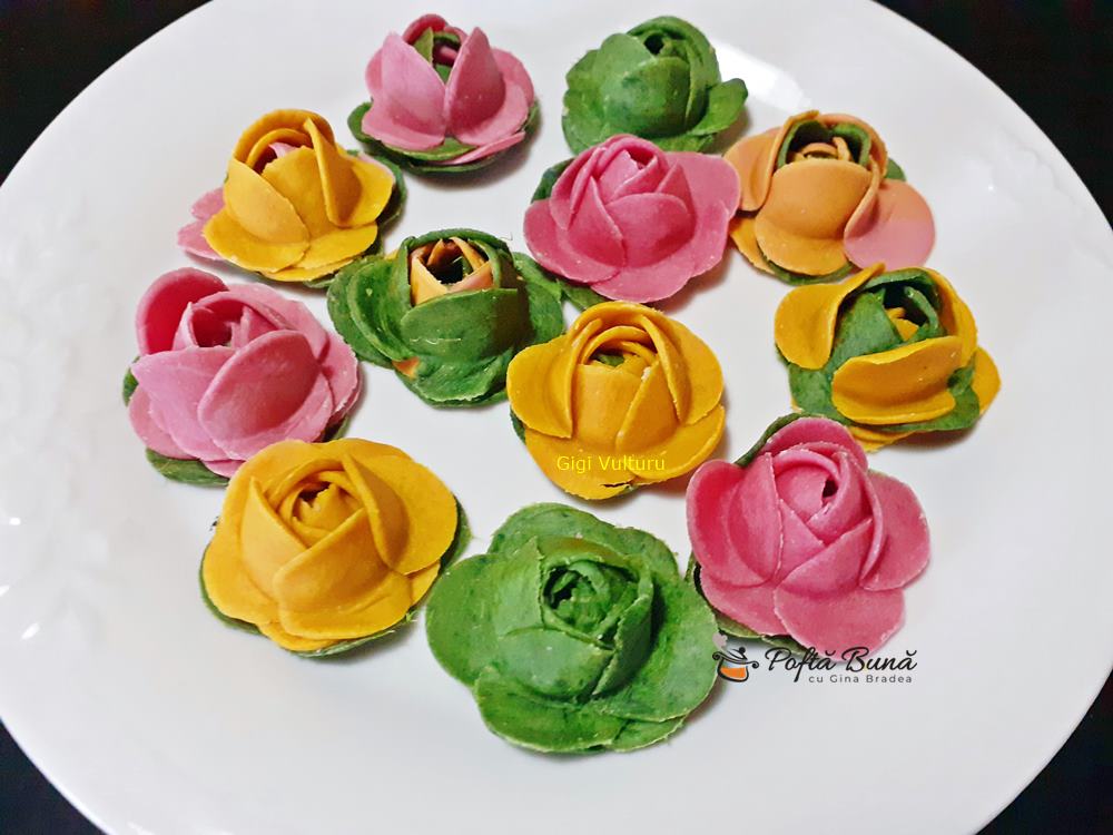 Paste palariute colorate natural - Retete cu Gina Bradea