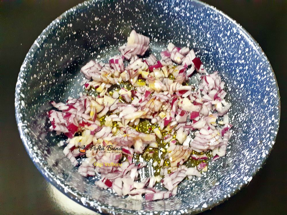 Supa crema de varza rosie - Retete cu Gina Bradea