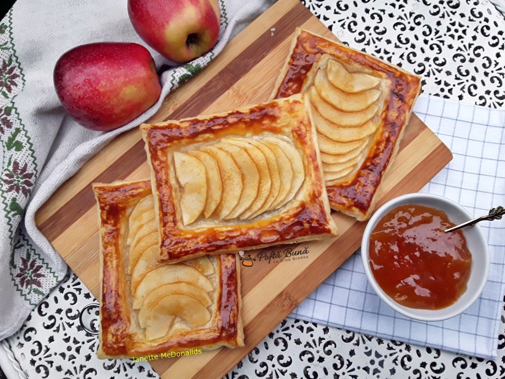 Dreptunghiuri din foietaj cu felii de mere - Retete cu Gina Bradea