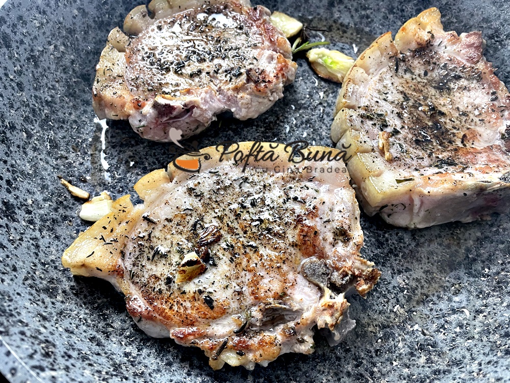 Cotlet de porc la tigaie reteta de friptura frageda - Gina Bradea