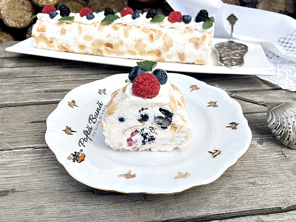Prajitura cu mousse de ciocolata alba si fructe - Gina Bradea