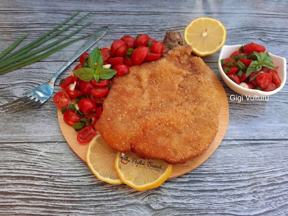 Cotoletta alla milanese reteta de snitel milanez - Gina Bradea