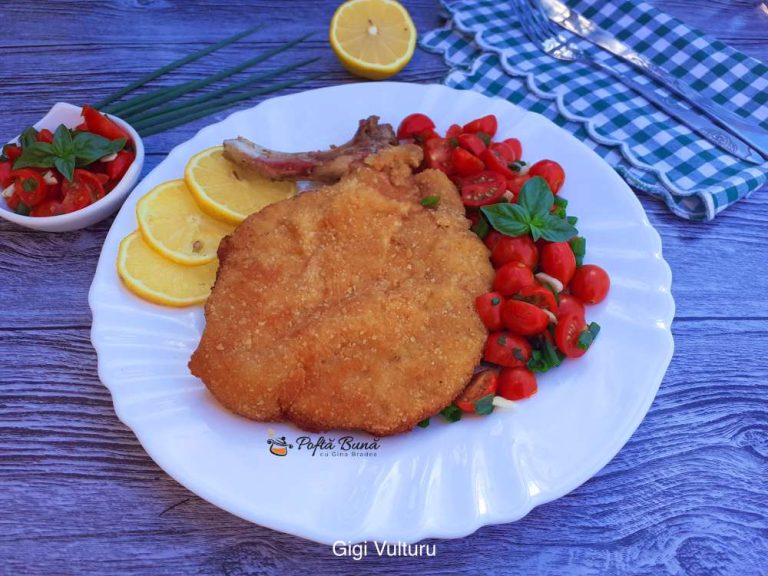 Cotoletta alla milanese reteta de snitel milanez - Gina Bradea