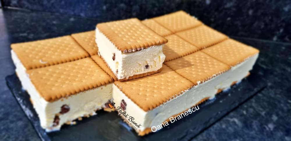 Inghetata sandwich cu vanilie si picaturi de ciocolata - Gina Bradea