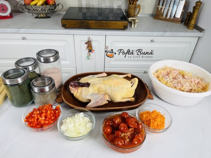 Rata pe varza acra sau dulce la cuptor - Gina Bradea