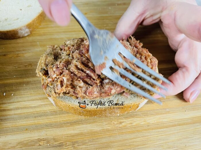 Tartine cu branza, salam, pate de ficat, pasta de mici - Gina Bradea