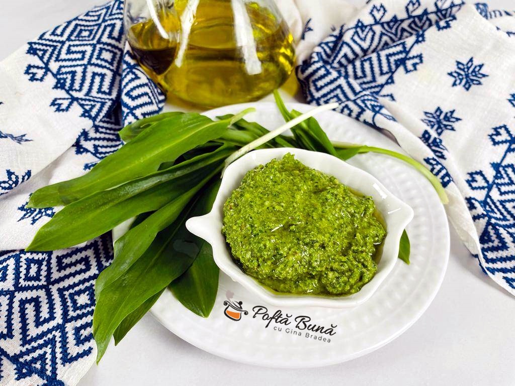 Pesto de leurda cu nuci si parmezan - Gina Bradea
