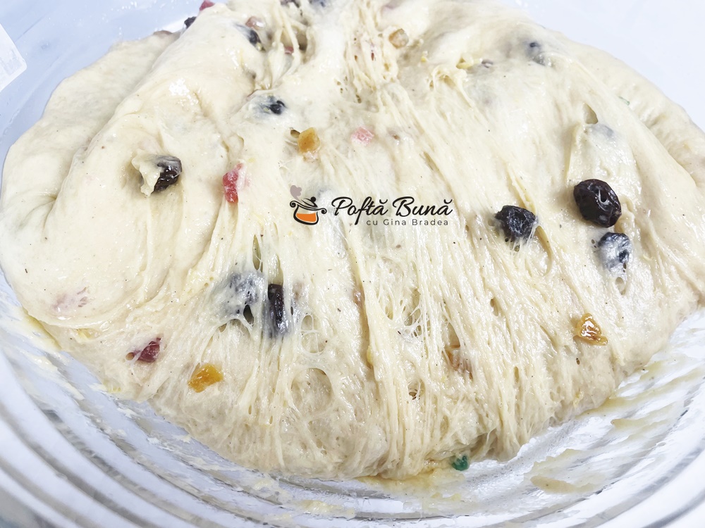 Cozonac Gina Bradea, panettone sau pandoro?