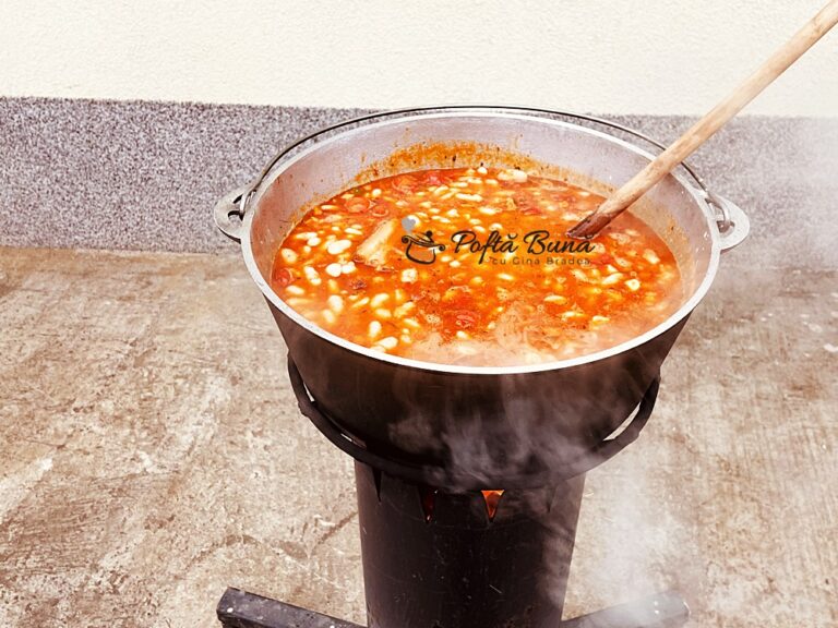 Fasole cu ciolan afumat, la ceaun - Retete cu Gina Bradea