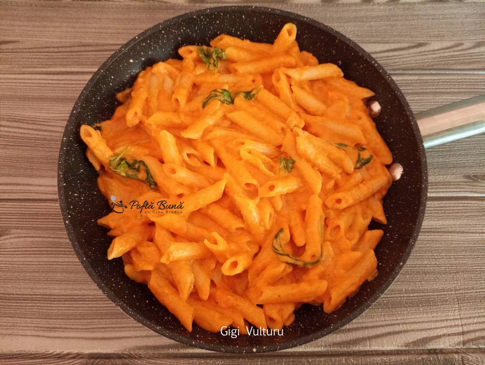 Paste cu rosii si busuioc reteta italiana - Retete cu Gina Bradea